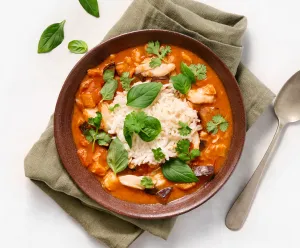 Recept: Viscurry met tomaat, aubergine en kokosroom